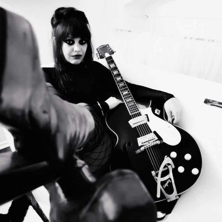 Dr Monika Demmler – Silvertone Guitars